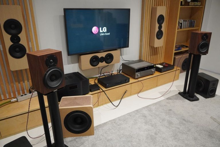 TAS: JW Speaker Lab's affordable system - av2day.com